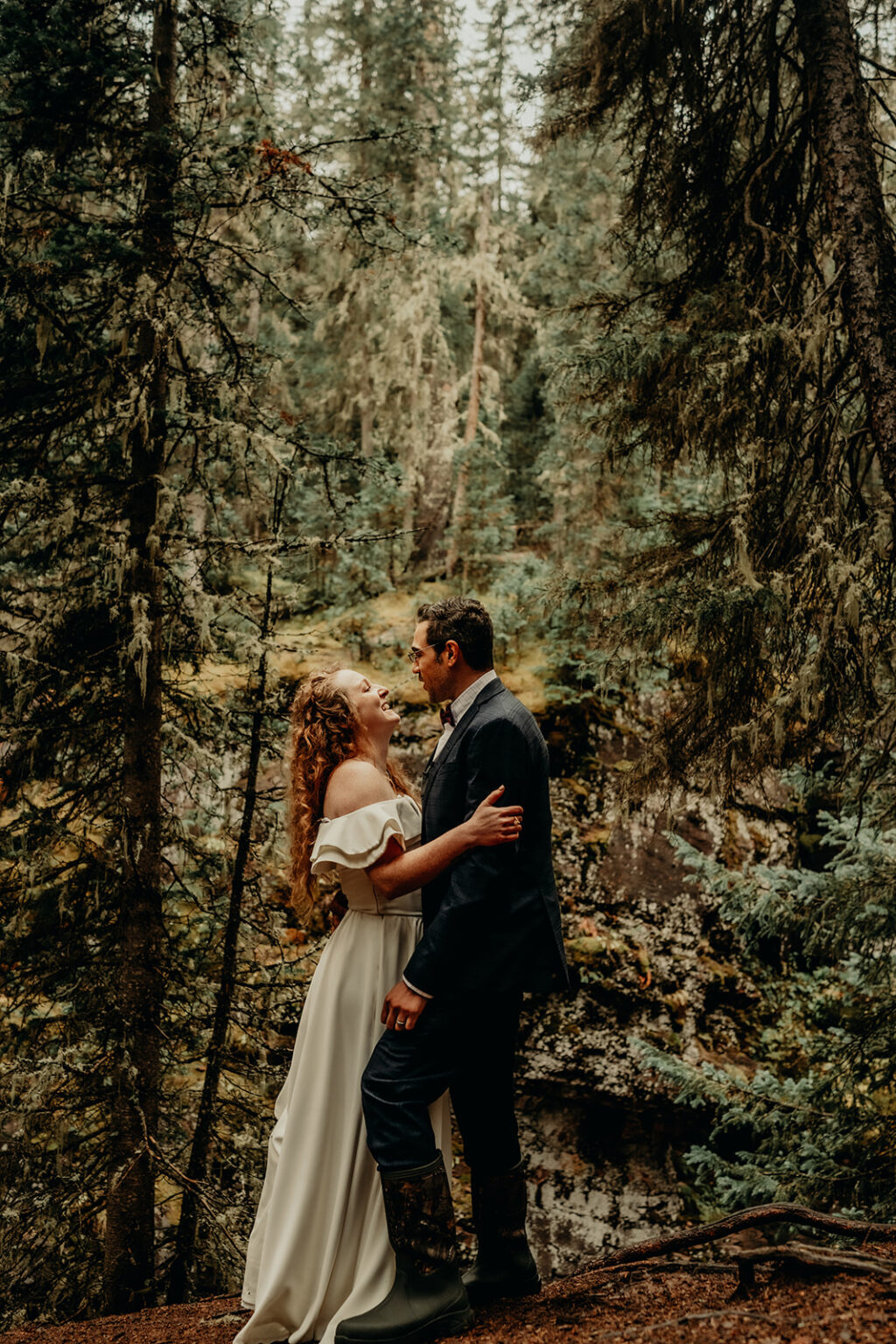 South Mineral Creek Falls, Ouray Autumn Elopement | lightrae.net